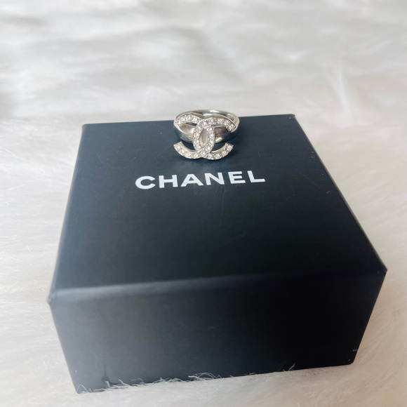 CHANEL | Accessories | Chanel Classic Cc Logo Ring | Poshmark